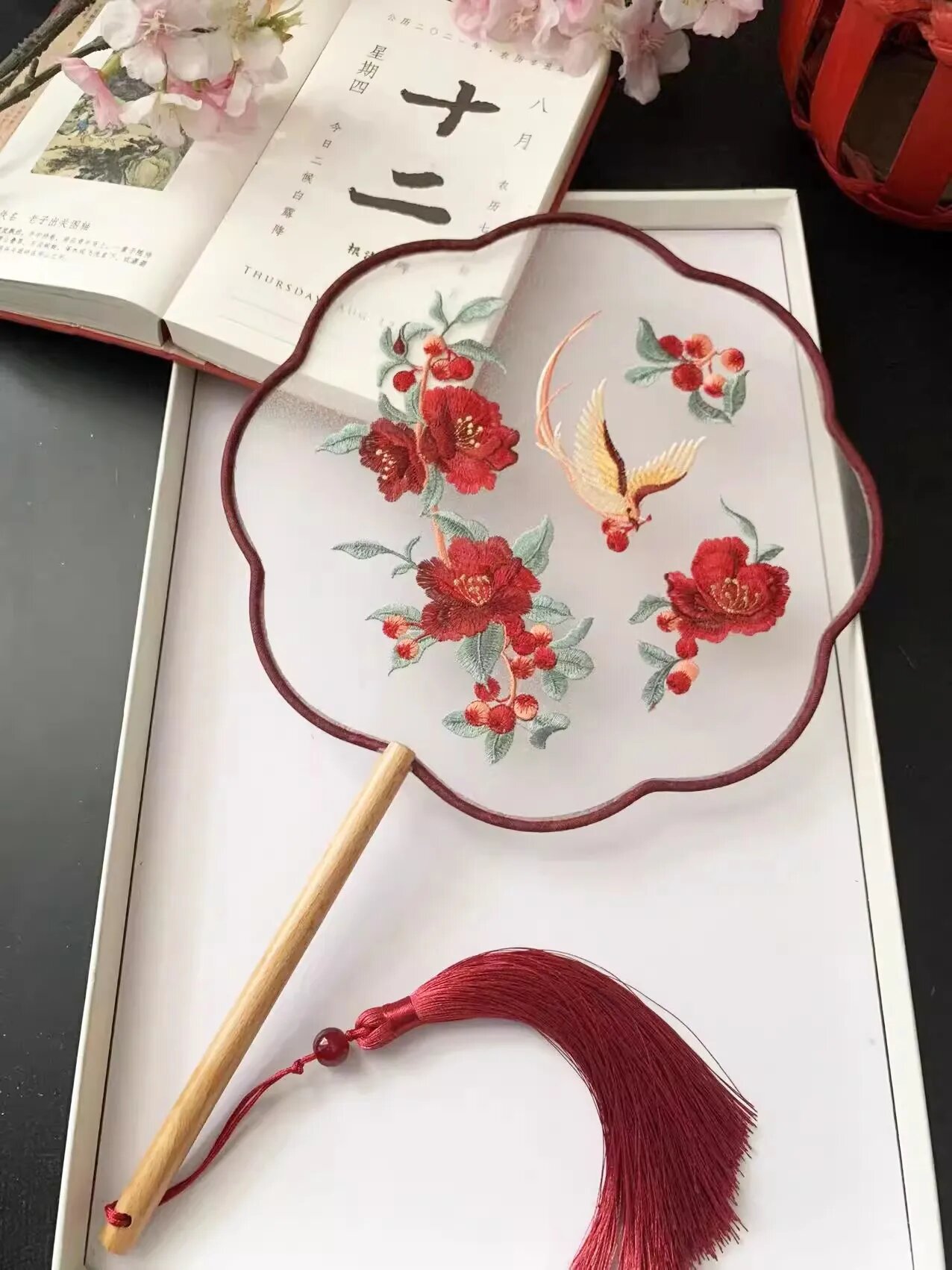 Китайский круглой веер с вышивкой Бордовый, Style 22