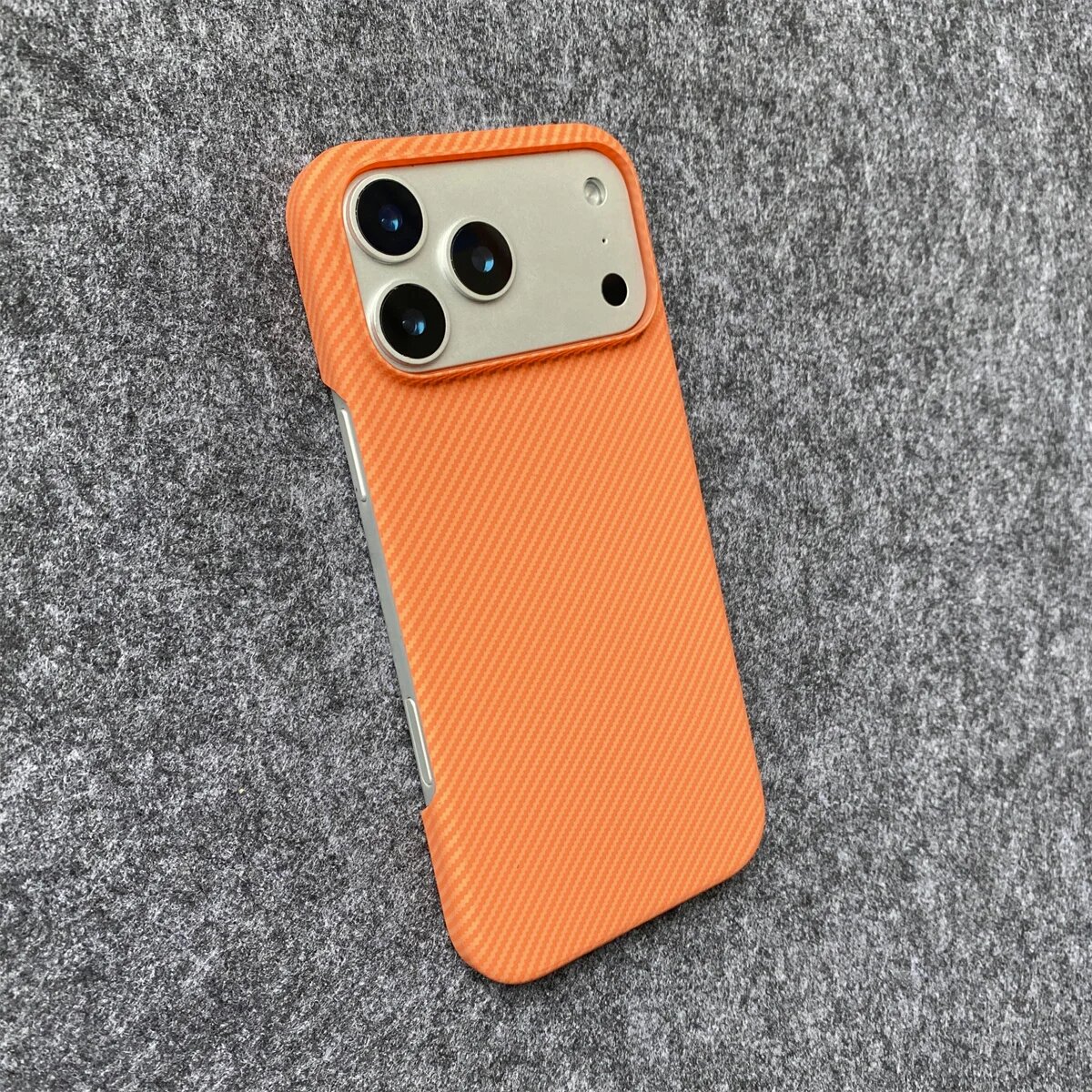 Чехол для iPhone 11, оранжевый, карбон