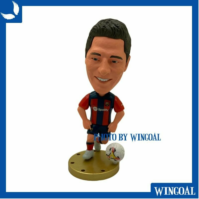 Фигурка футболиста Роберт Левандовский / Robert Lewandowski в форме Барселона 6,5 см