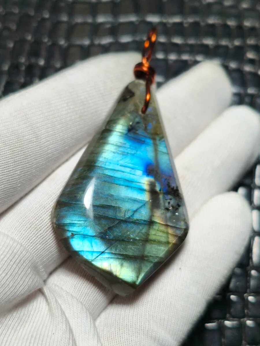 Подвеска, лабрадорит