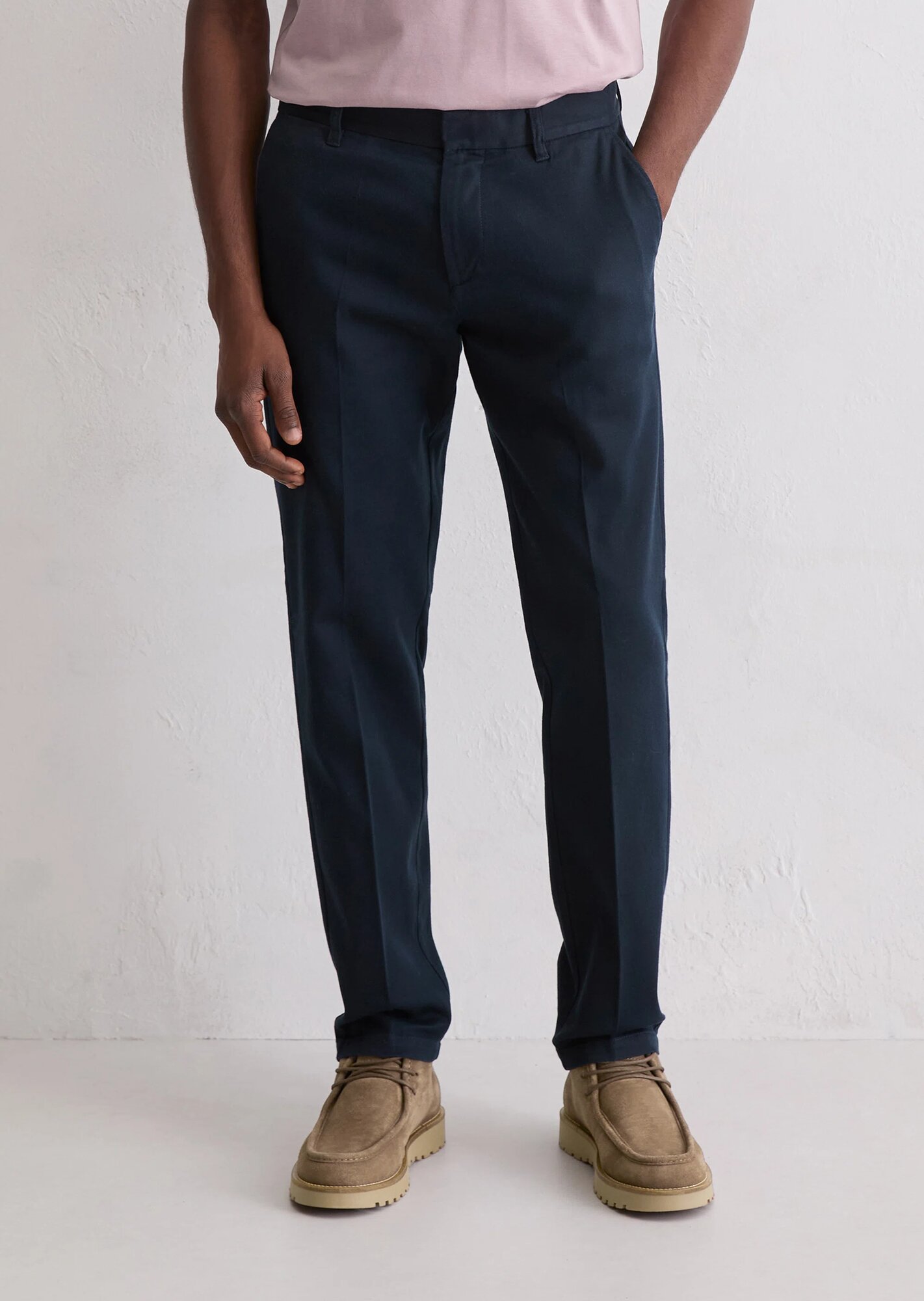 Брюки чинос