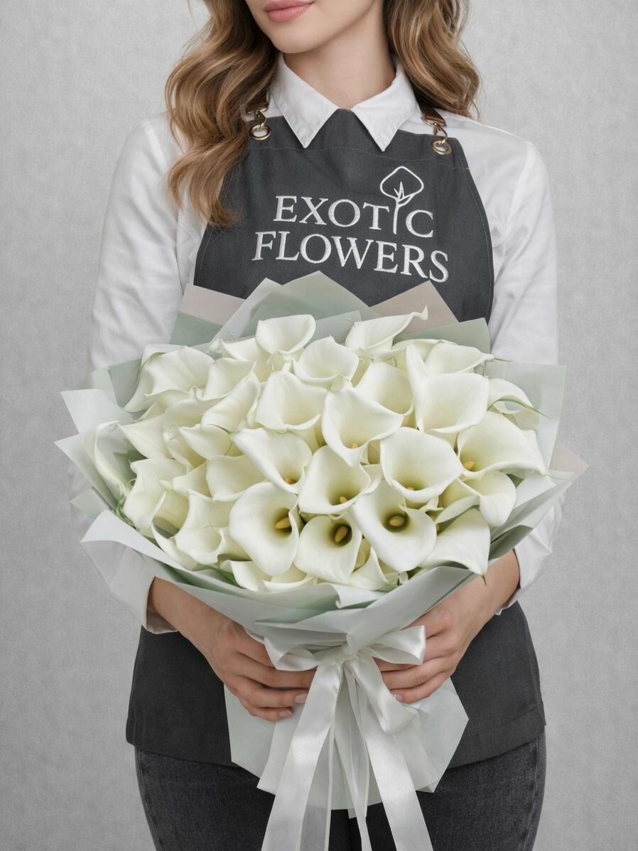 Букет из 35 белых калл