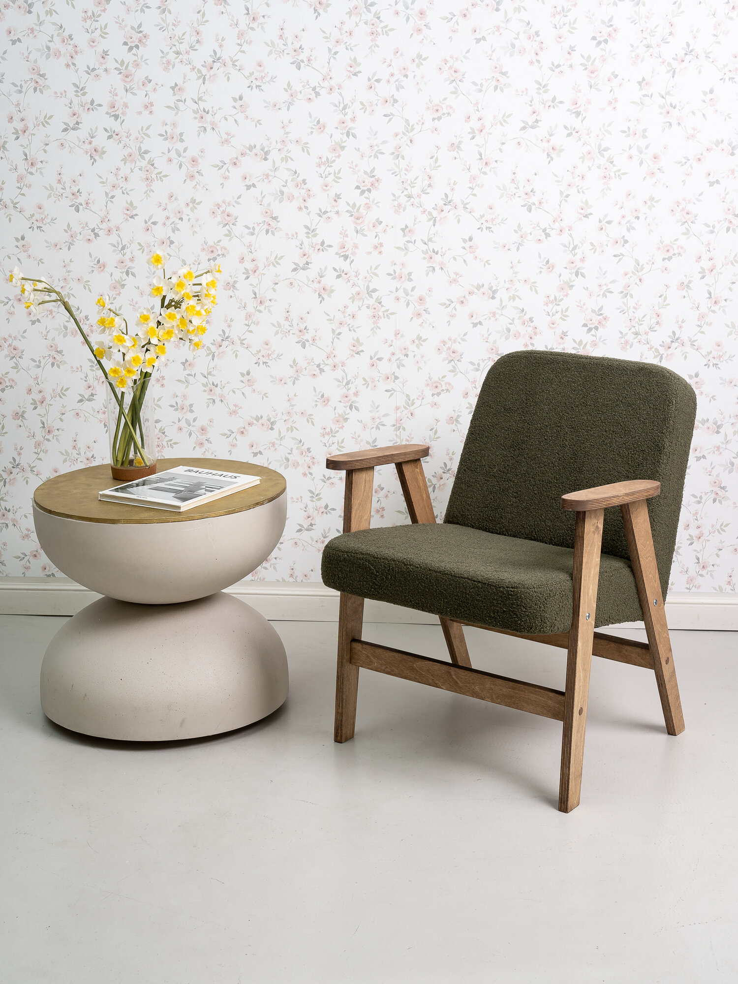 Кресло мягкое в гостиную, на кухню