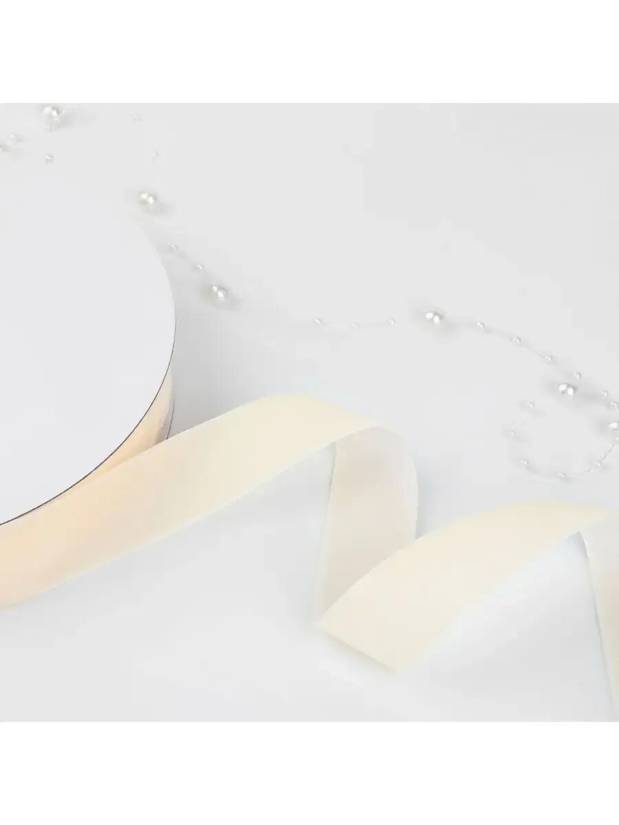 Лента бархатная цвет молочный