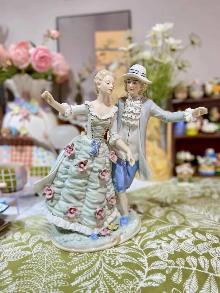 Статуэтка из высококачественной керамики ручной работы для кабинета и гостиной