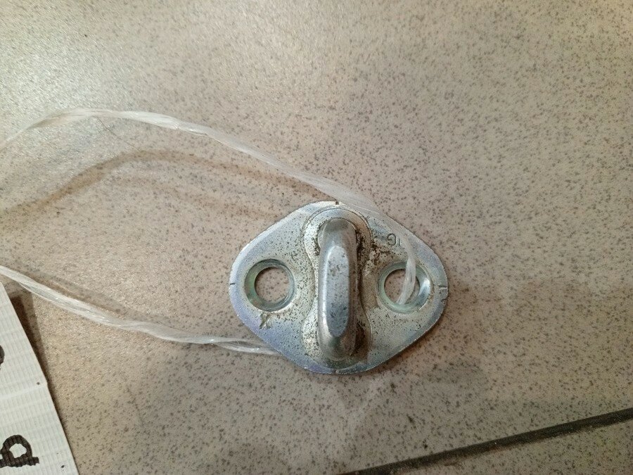 Ответная часть замка двери от Kia Rio 2011-2016