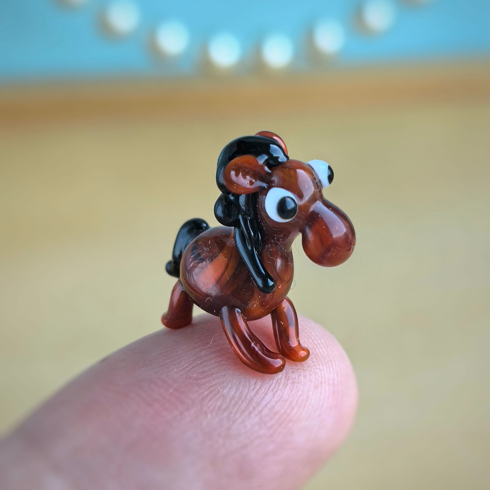 Фигурка стеклянная лошадка Сувенир коричневая Лошадь подарок на Новый год 2026