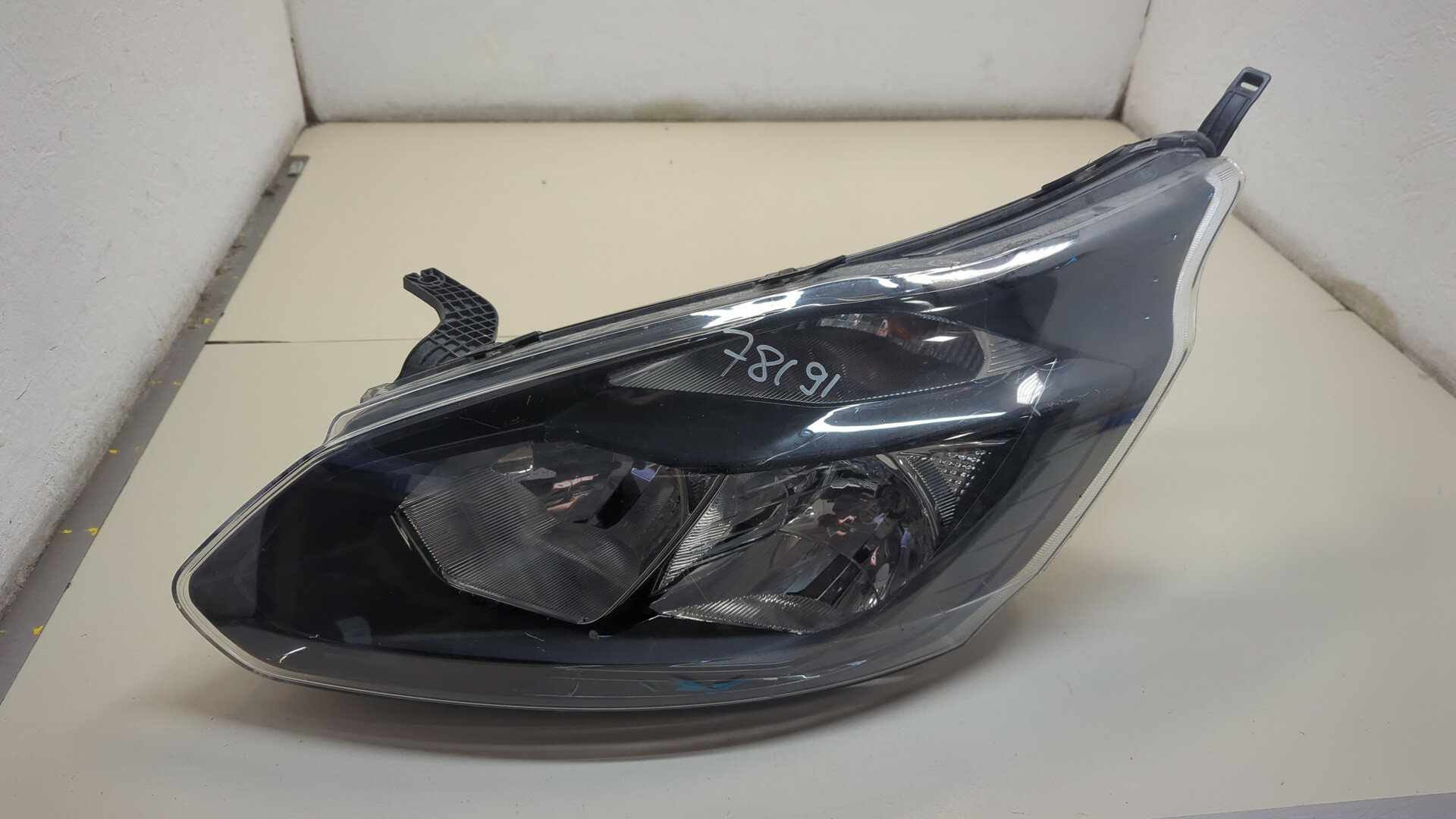 Фара (передняя) левая Ford Transit (Tourneo) Custom Б/У