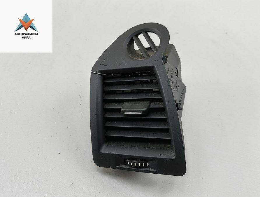 Дефлектор обдува салона Renault Megane 2 рест. 2007 A1007009