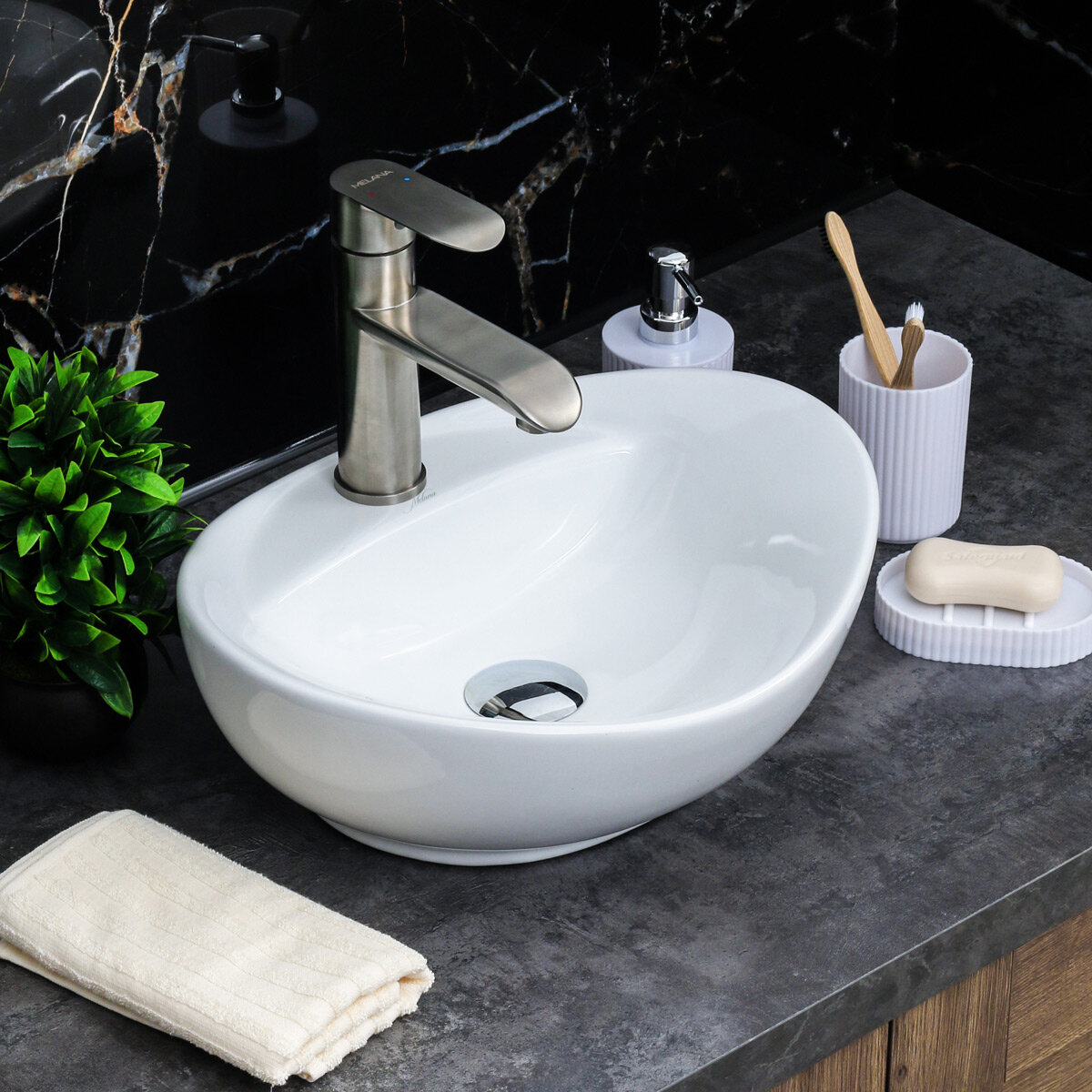 Раковина накладная на столешницу MELANA (7167) овальная, белая