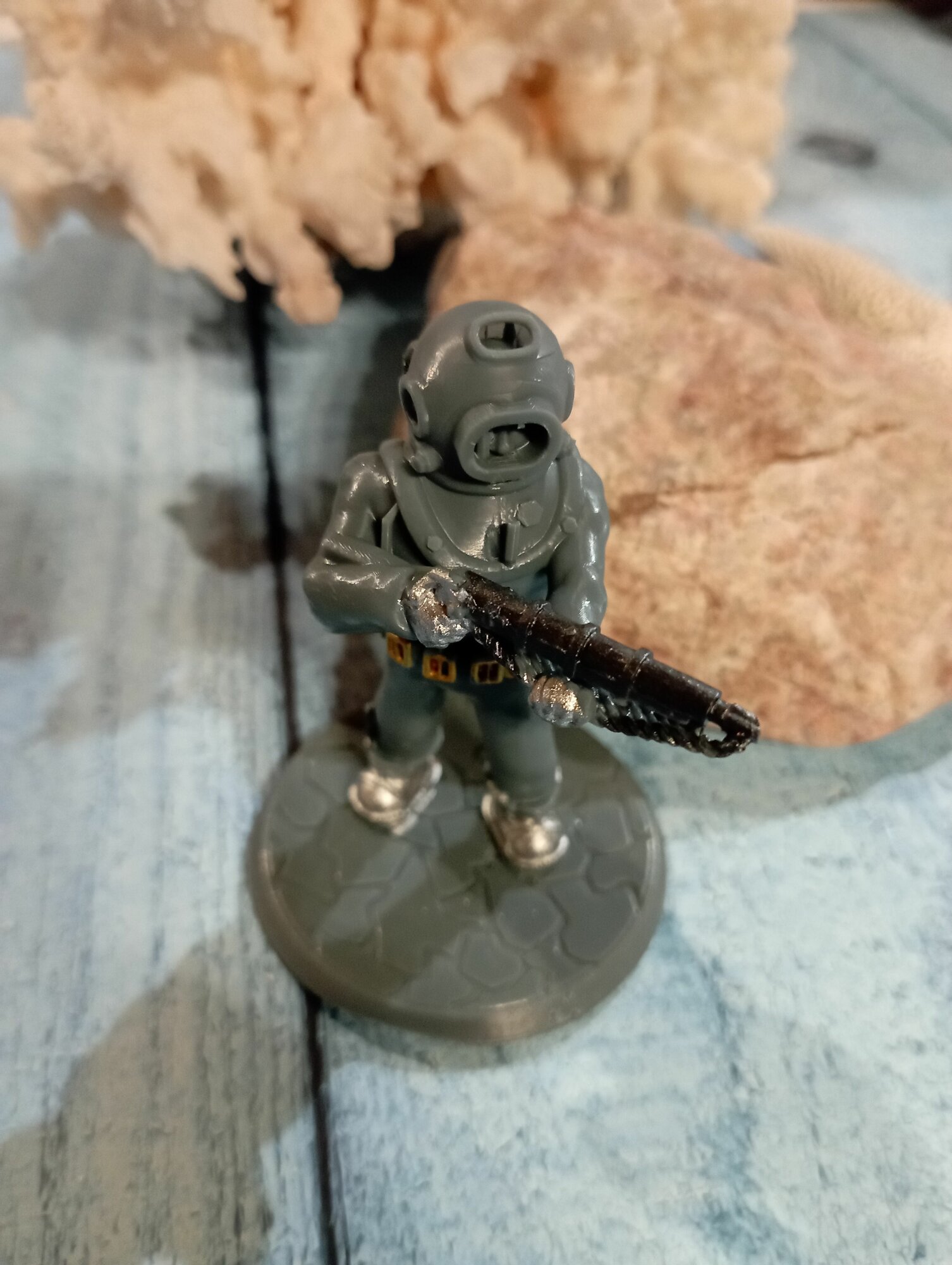 Декорации для аквариума водолаз Охотник