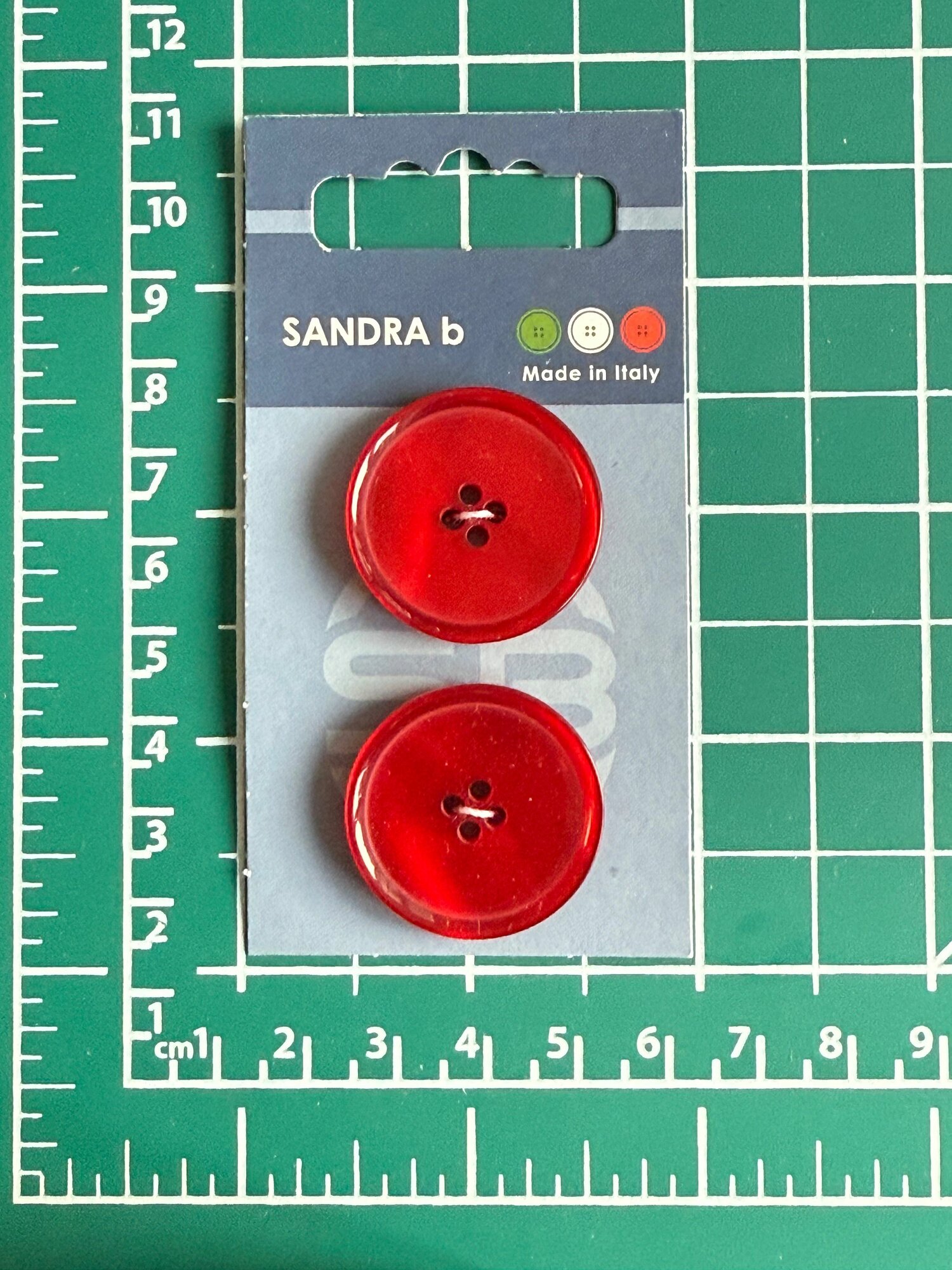 Пуговицы SANDRA b красные, 28 мм, 2 шт