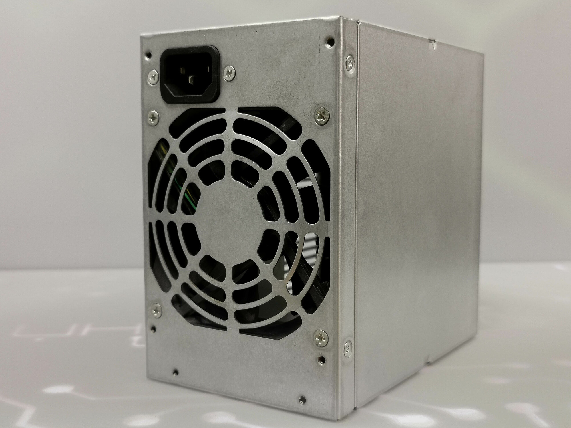 Блок Питания HP CFH0320EWWA 611483-001 613764-001 320W вентилятор 92mm fan ATX для сервера HP Compaq 6000 Pro