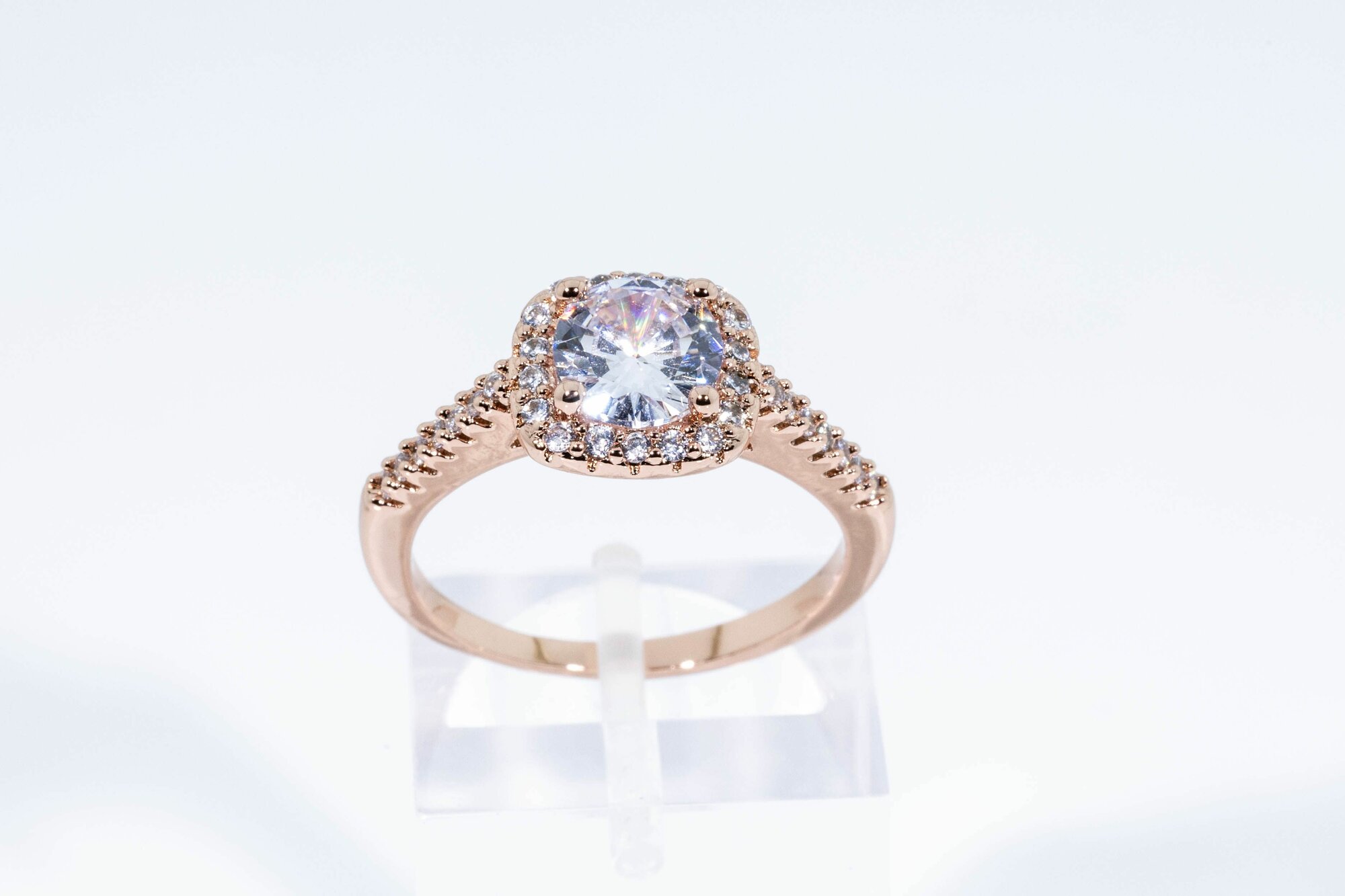 Кольцо, фианит, искусственный камень