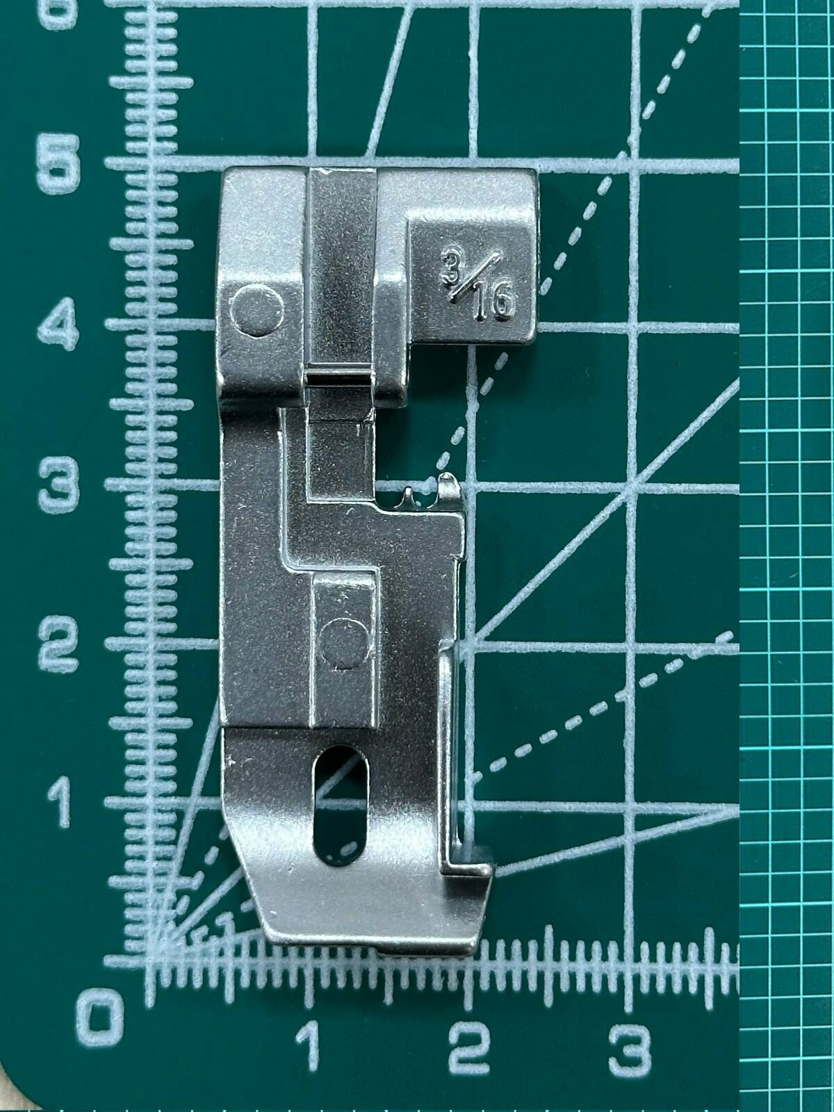 Лапка для оверлока Janome для пришивания Канта/шнура 3/16