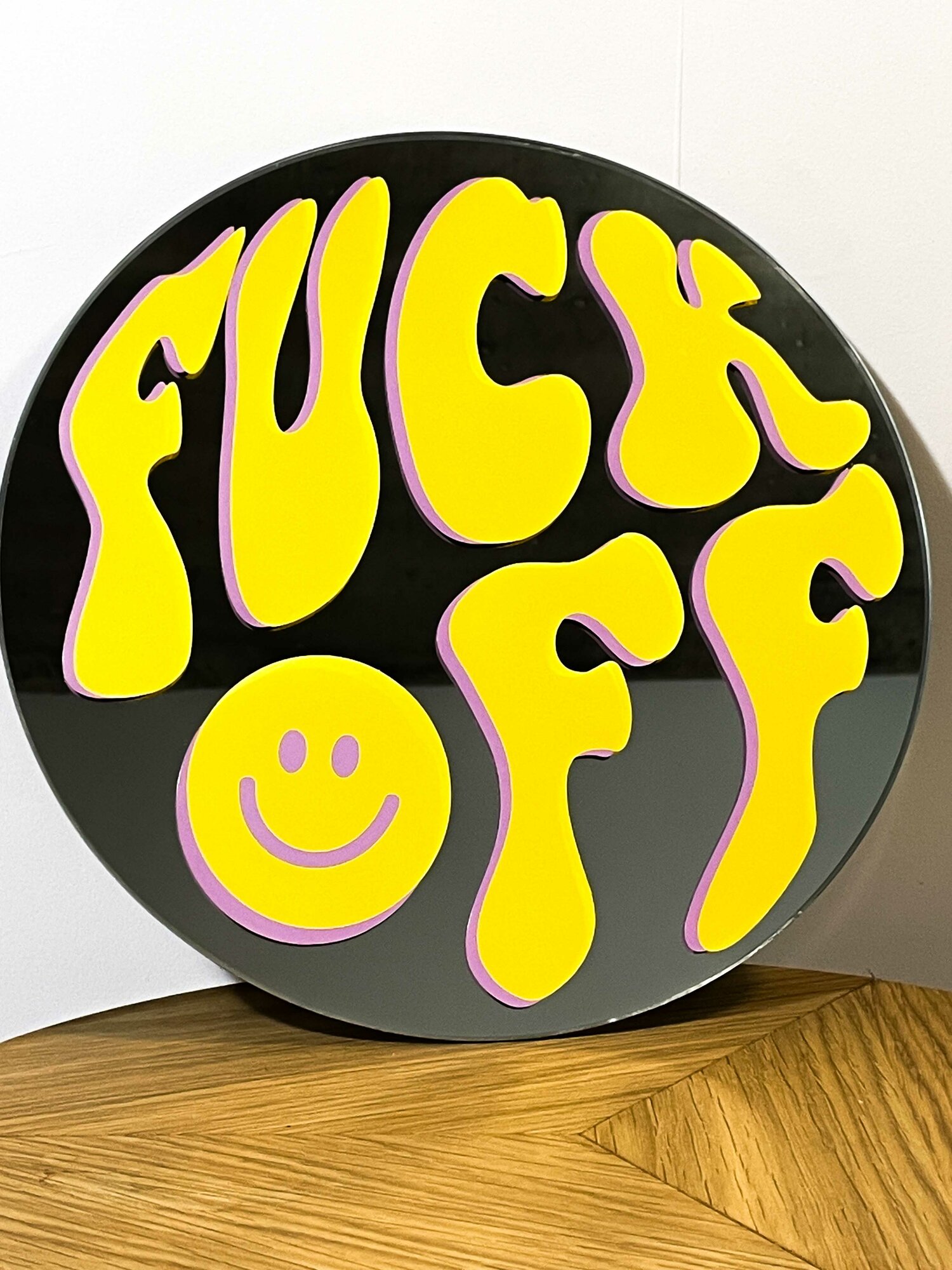 Зеркало интерьерное с графикой F*CK OFF, круглое, размер 30 см, цвет жёлто-фиолетовый, бренд Zrcatko