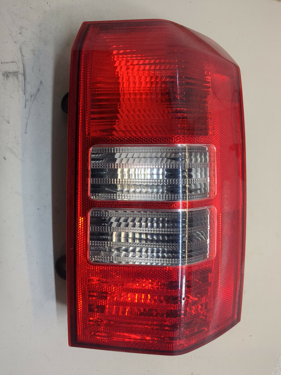 Фонарь (задний) правый Jeep Patriot Б/У