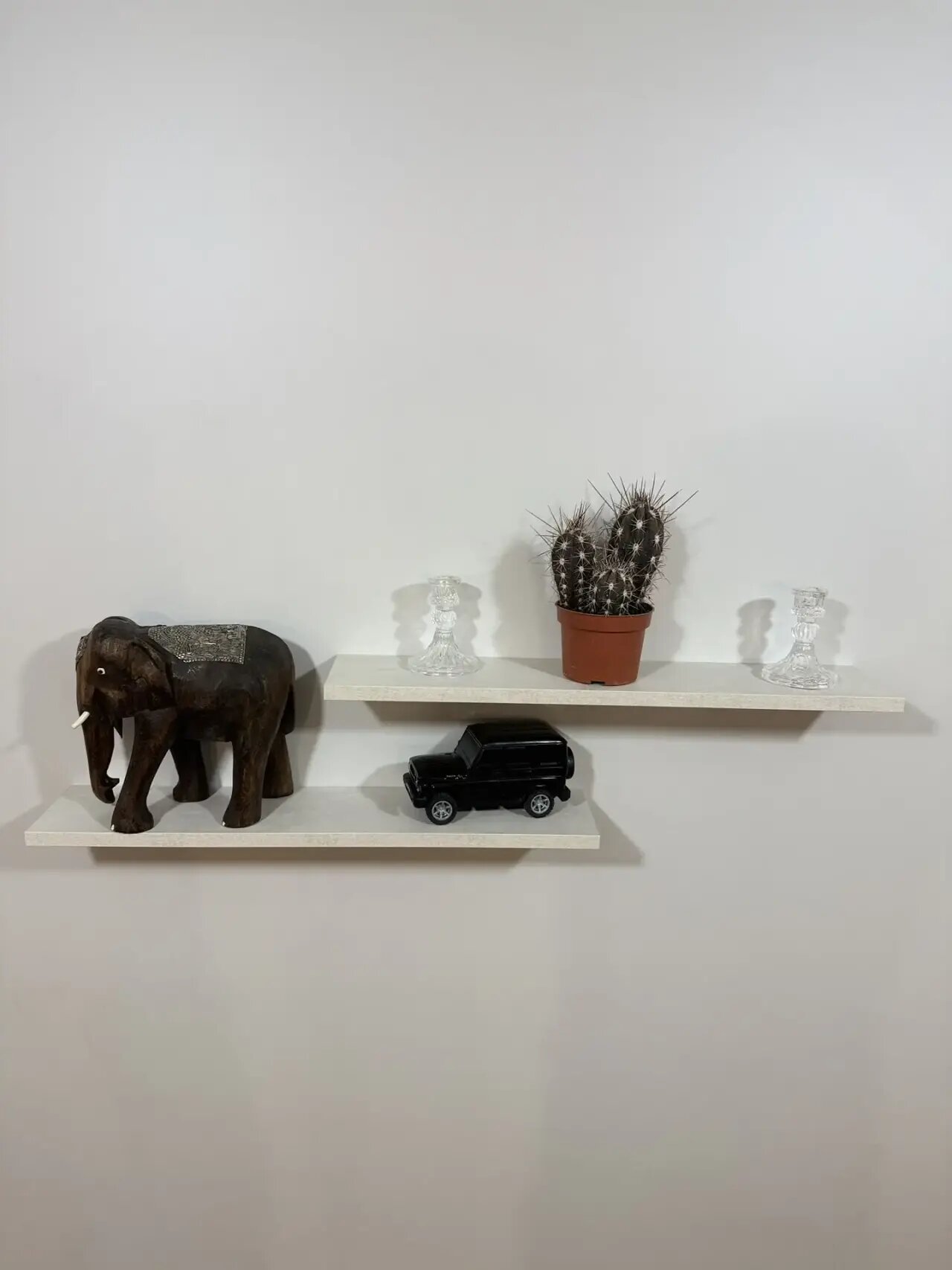 Парящие полки настенные лофт, бетон светлый , 60х12х1,6см, скрытое крепление. Две полки в одном комплекте.