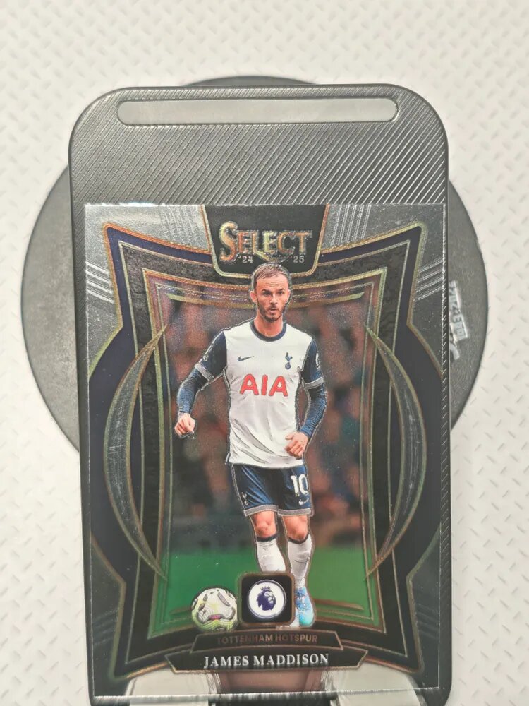 Коллекционные футбольные карточки PANINI SELECT