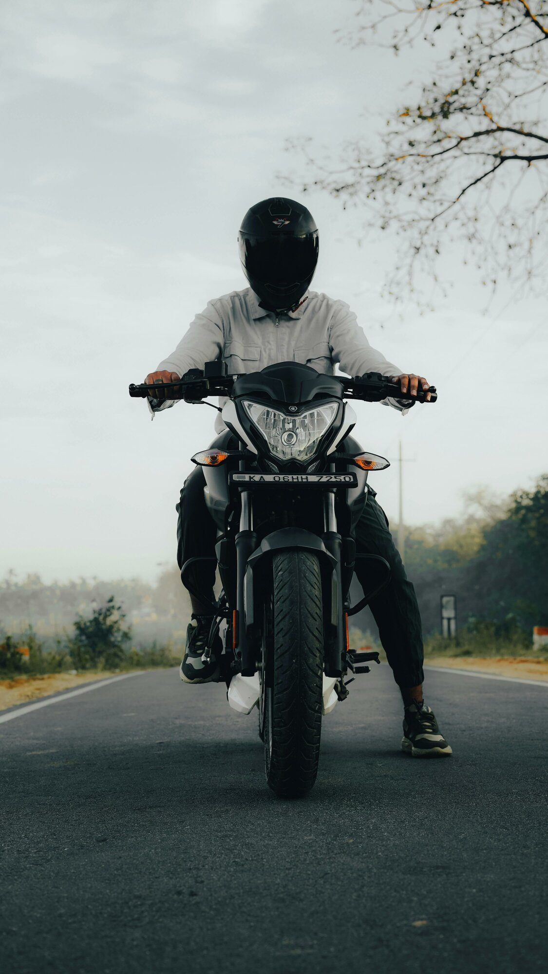 Картина на холсте 60x110 LinxOne "Автомобиль, интерьер для дома / декор на стену / дизайн