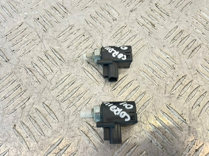 Б/У концевик педали сцепления toyota corolla 2008 ZZE150L 4ZZFE nв наличии 1 шт, цена за 1 шт 60508 TOYOTA арт. 8452042010