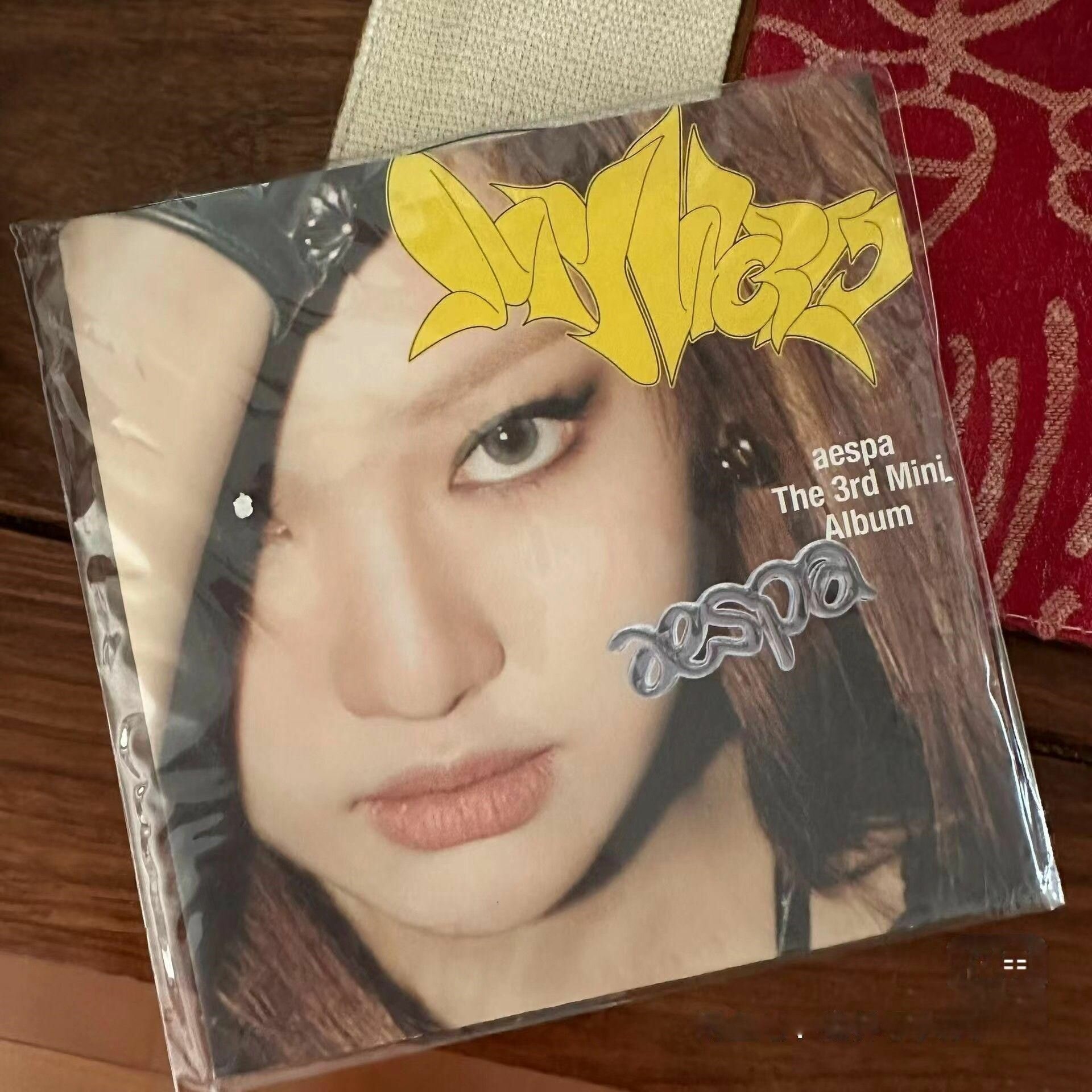 Альбом aespa - MY WORLD 3-й мини-альбом POSTER Random