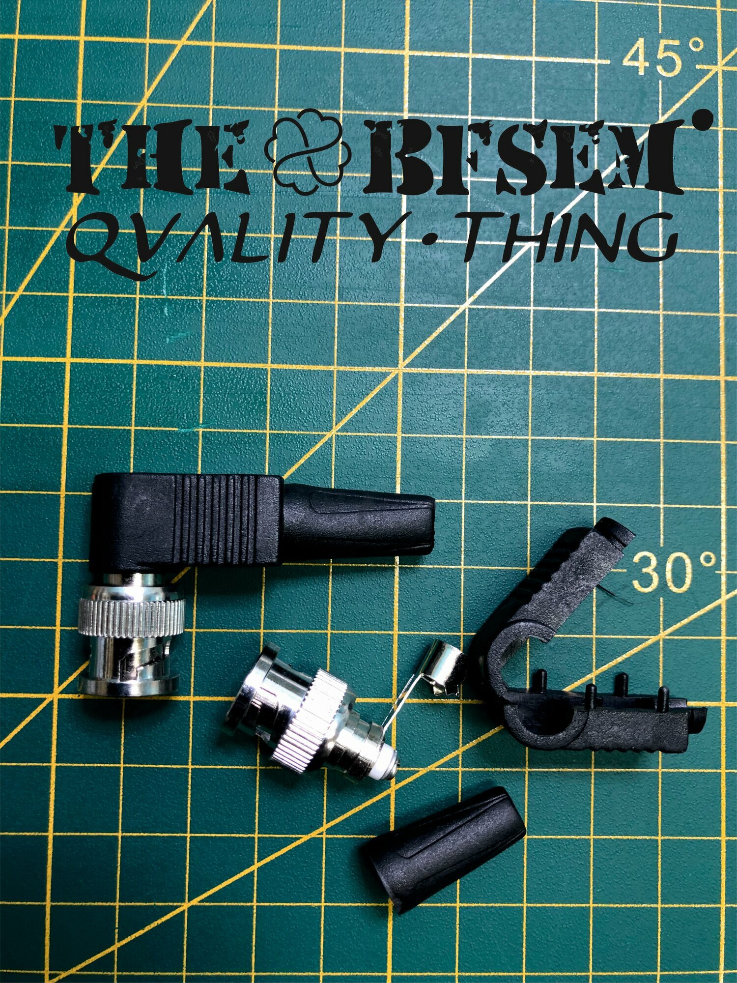 Разъём BNC (штекер), угловой / под винт / комп.-50 шт.