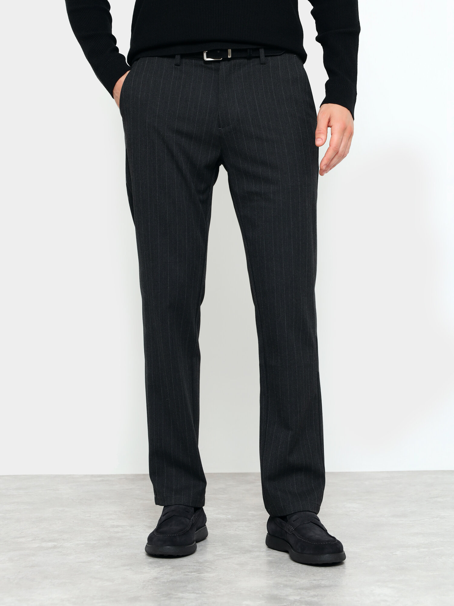 Брюки чинос