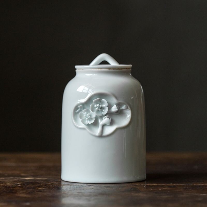 Керамическая чайная банка с тиснением 600 мл