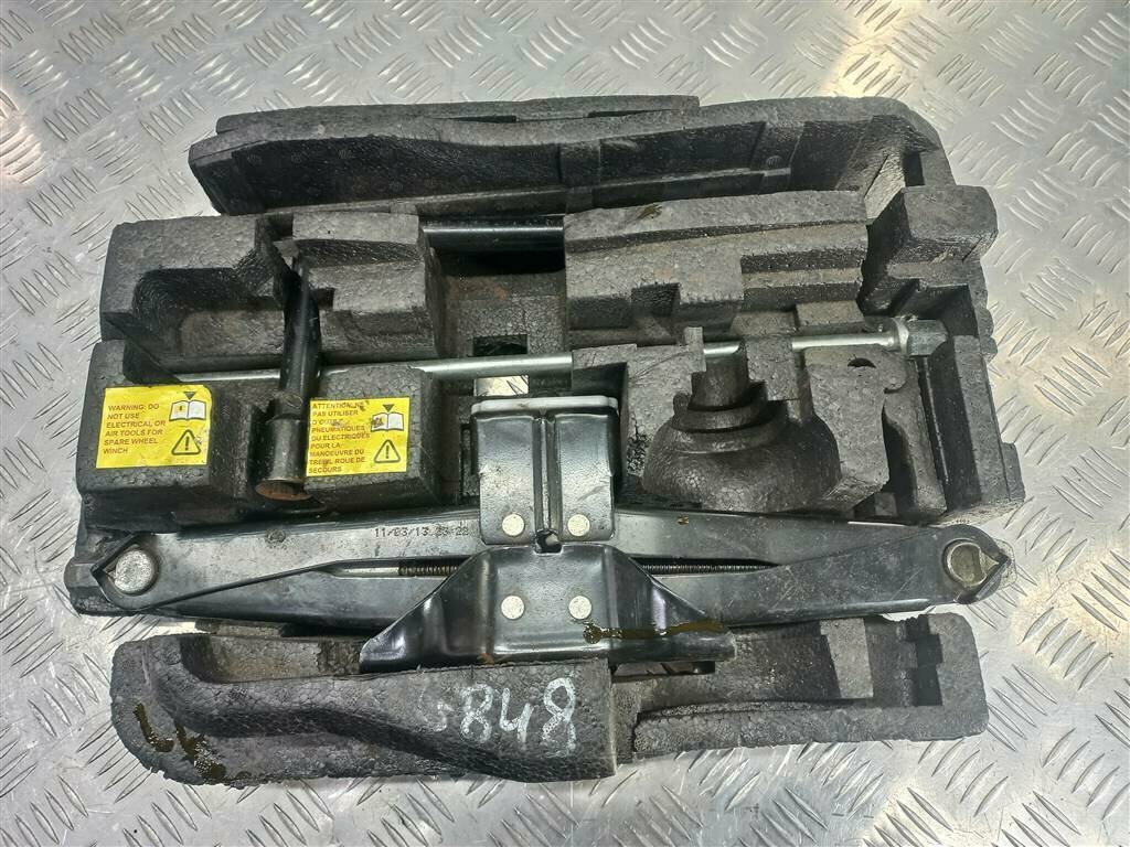 Домкрат Б/У для Opel Movano B (2010—2025) 8200729741