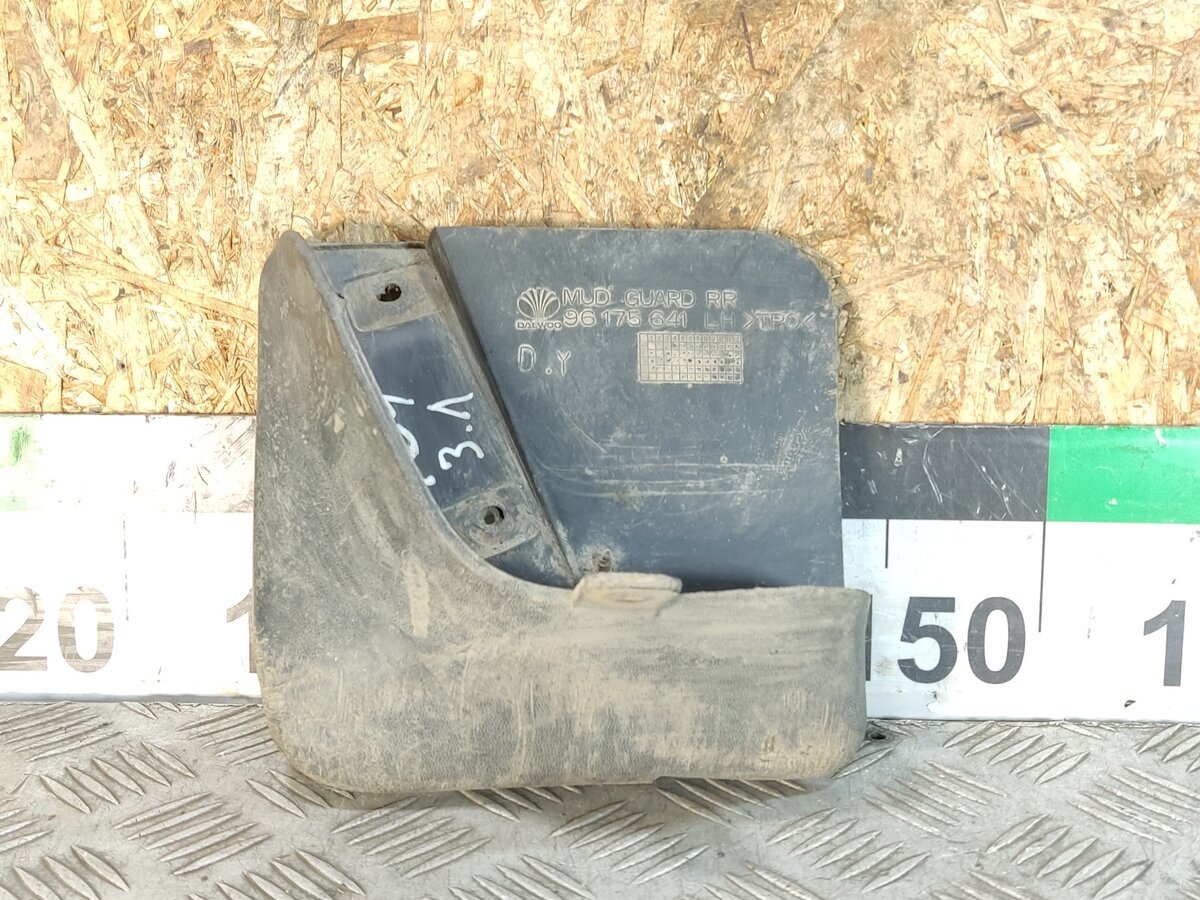Брызговик левый задний DAEWOO Nexia 1995-2016 96175051