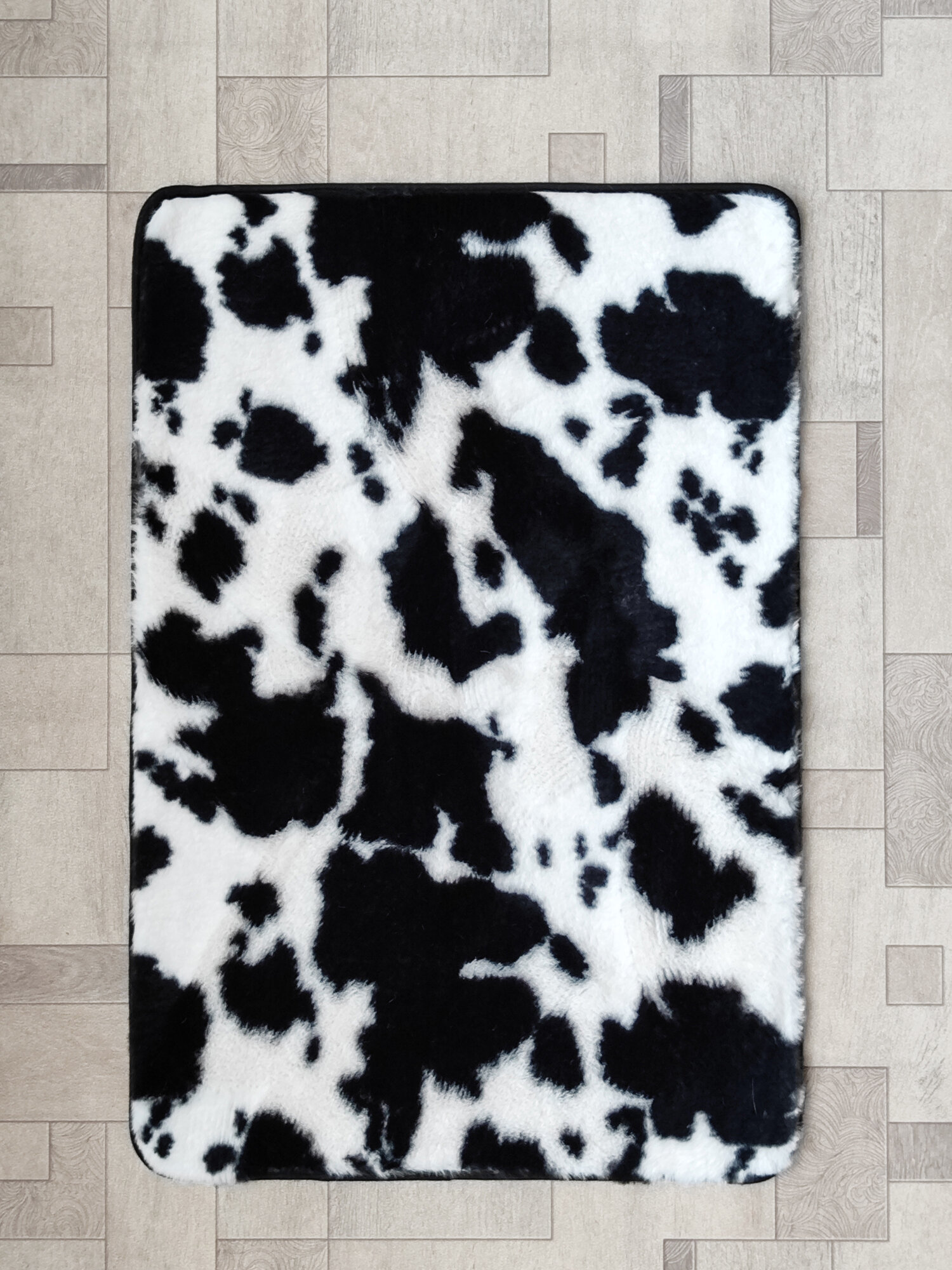 Коврик прикроватный, искусственный мех, прямоугольный, черно-белый, 60 см x 90 см