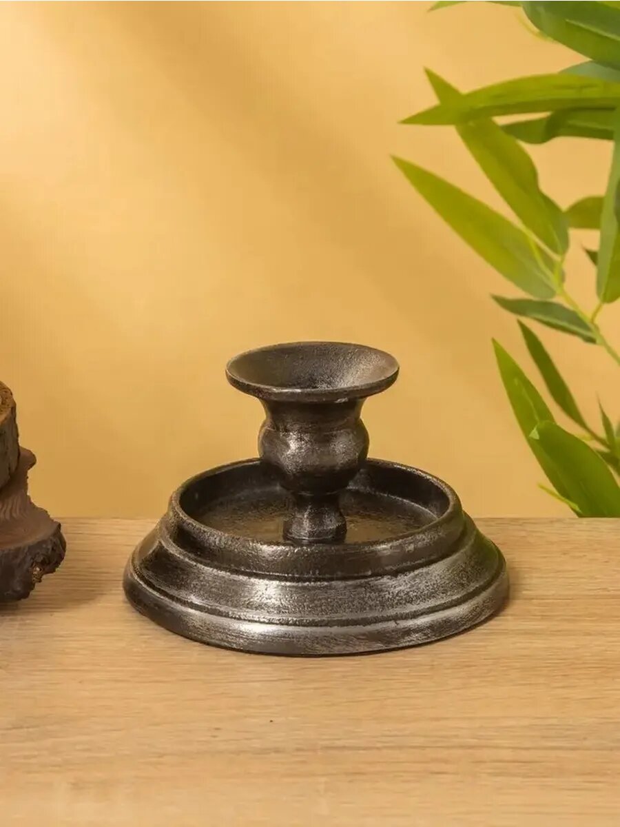 Стильный антикварный подсвечник из алюминия