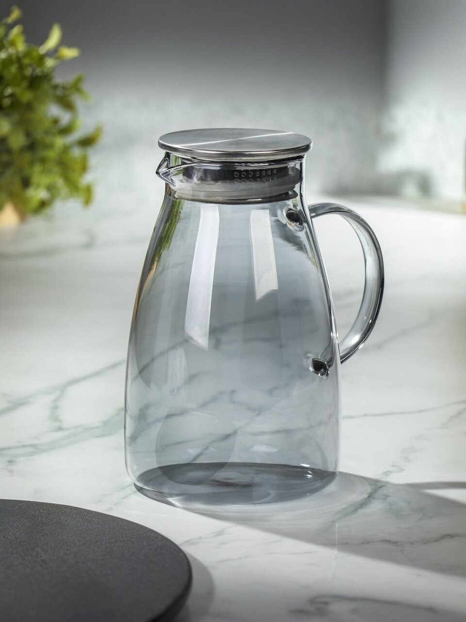 Кувшин из боросиликатного стекла 1.5 л с крышкой Графит, для воды и напитков, посудомоечная машина