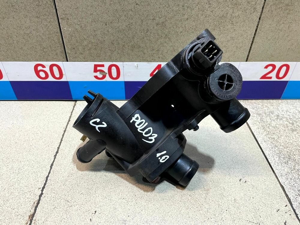 Корпус термостата VW Polo III 032121111MN