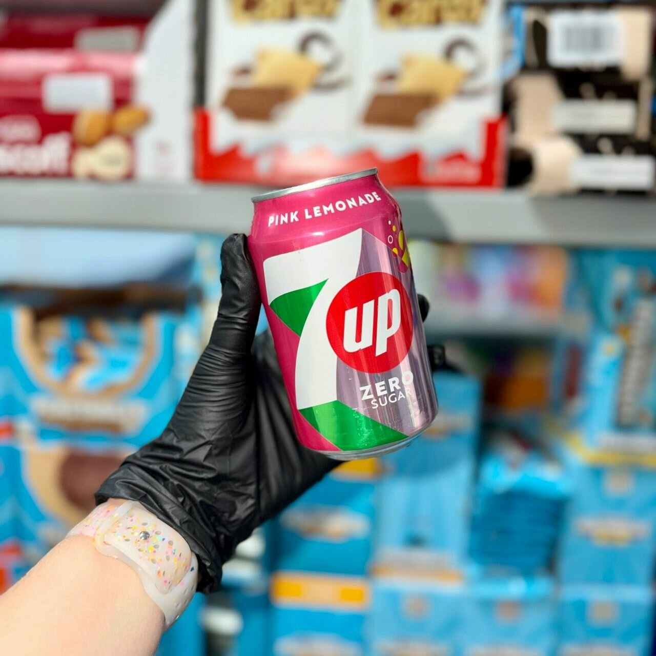 Газированный напиток 7up Pink Lemonade zero/Севен ап со вкусом розового лимонада, без сахара 330 мл.