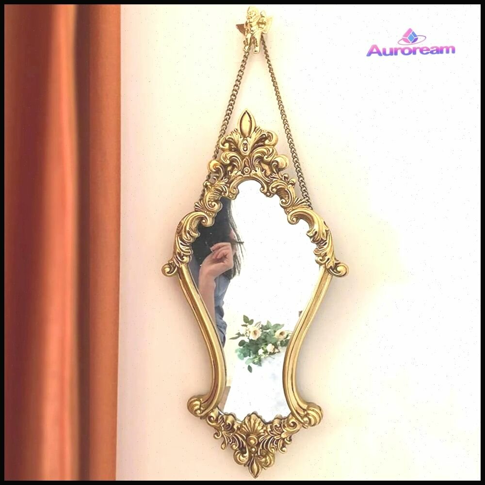 Зеркало настенное в стиле рококо с золотым покрытием (20 40 см, с ангелочком)
