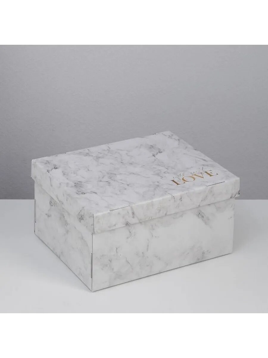 Стильная подарочная коробка с мраморным дизайном