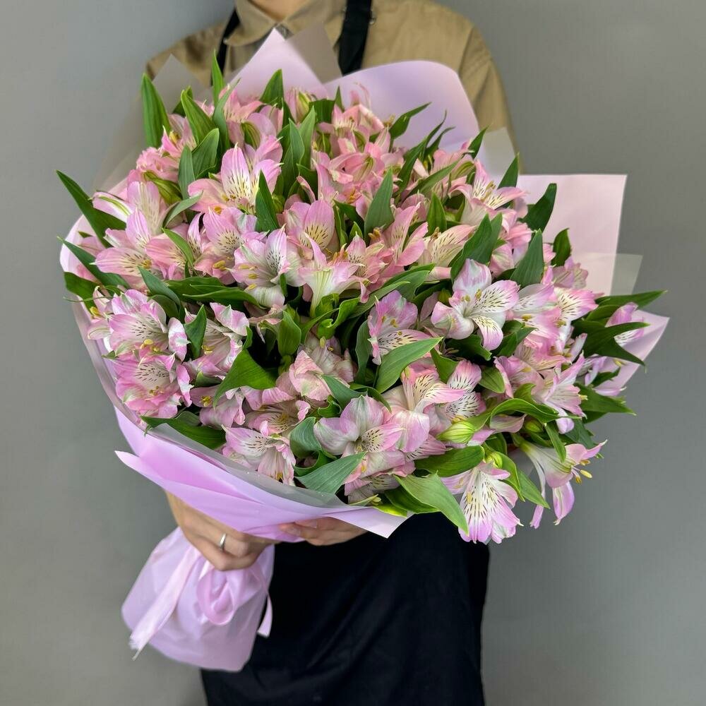 Букет из 19 розовых стойких альстромерий