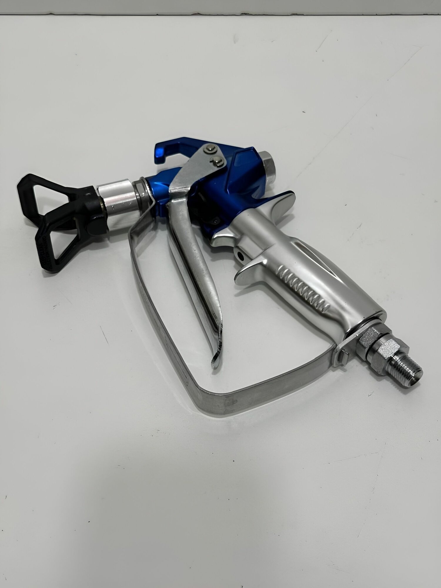 Окрасочный пистолет для безвоздушного окрашивания