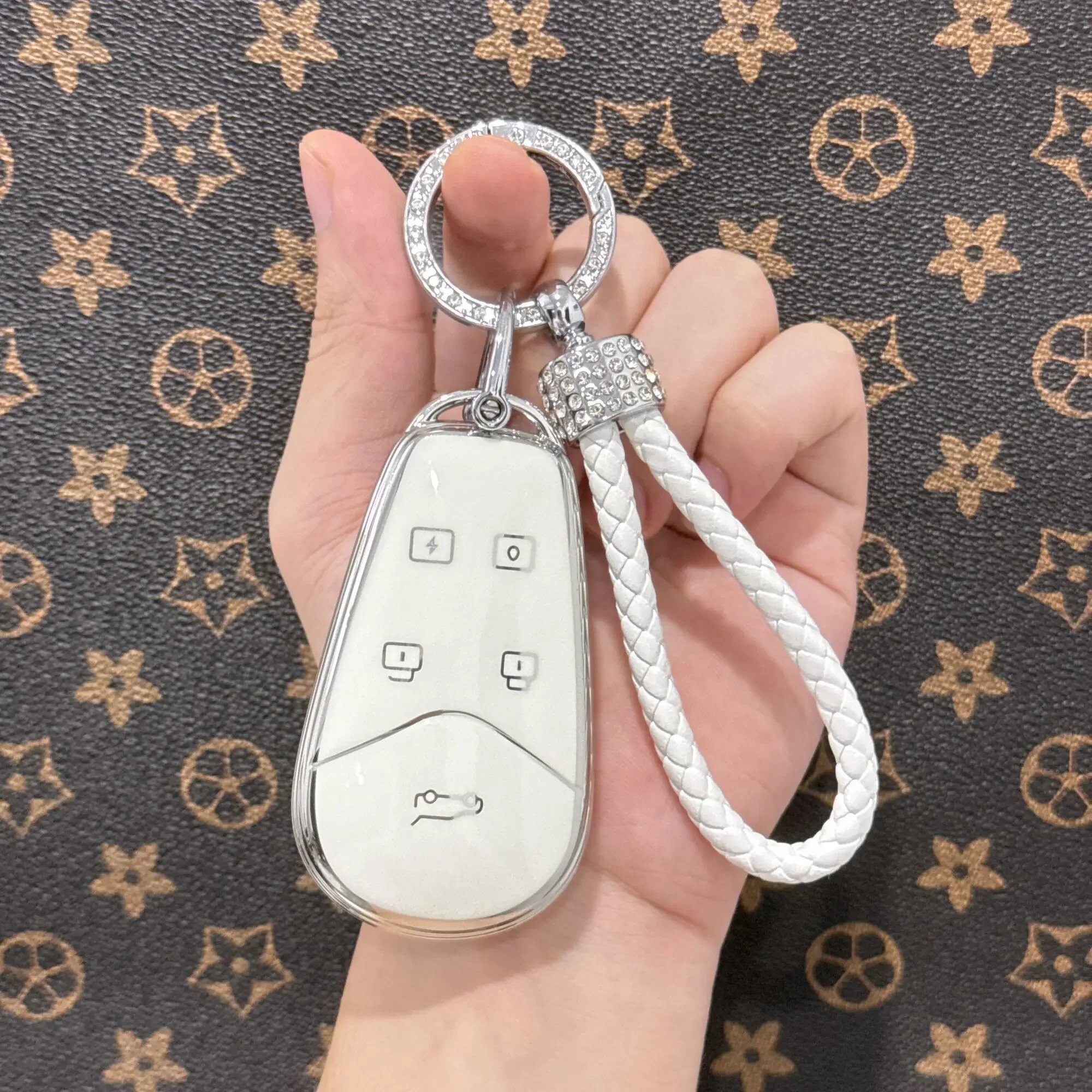 Для VOYAH FREE + 2025 комплект ключей из ТПУ, пряжка, защитный рукав для автомобильного ключа, автомобильные аксессуары, чехол для автомобильного ключа, защита от царапин White-D