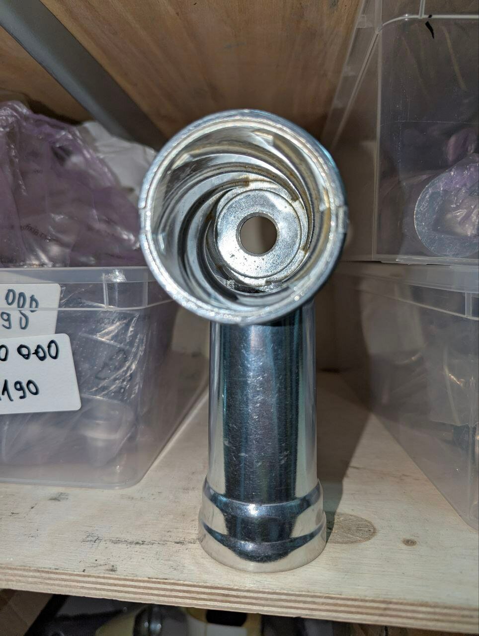 Корпус шнека фиксатор в центре