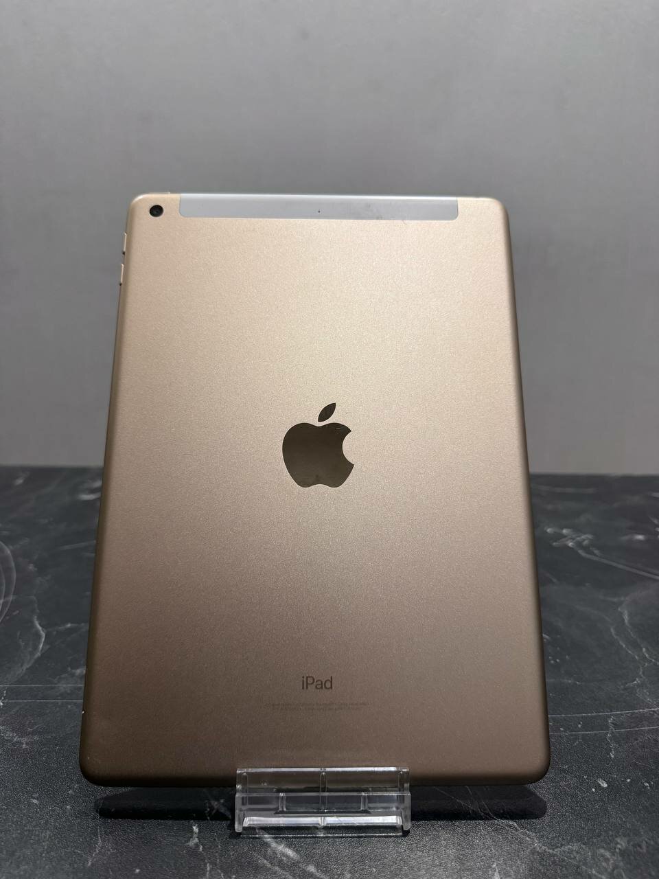 9.7" Планшет Apple iPad 5 2017, Wi-Fi + Cellular, 32 ГБ, Серебристый