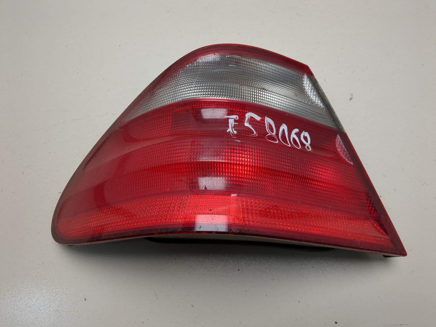 Фонарь (задний) левый Mercedes CLK W208 Б/У