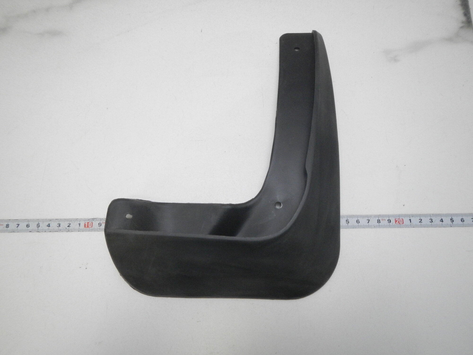 Б/У Брызговик передний правый, Volkswagen (Фольксваген)-POLO (20-) VOLKSWAGEN POLO (20-) Дубликат, новый. 643111 VAG арт...