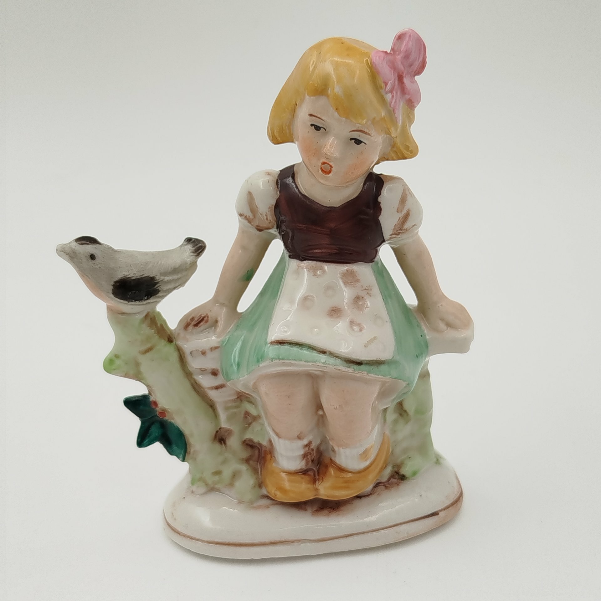 Статуэтка "Девочка с птичкой", фарфор, роспись, Германия, 1960-1990 гг.