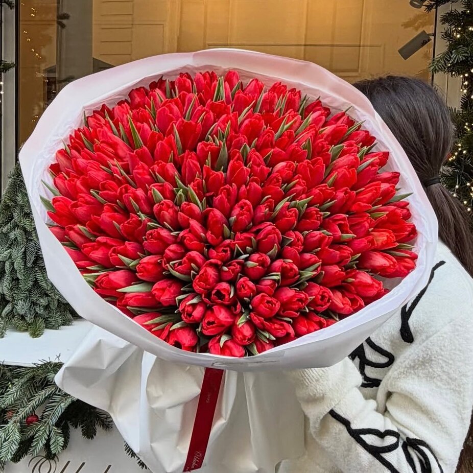Букет из красных тюльпанов 101 шт, красивый букет цветов, шикарный, премиум цветы, премиум букет