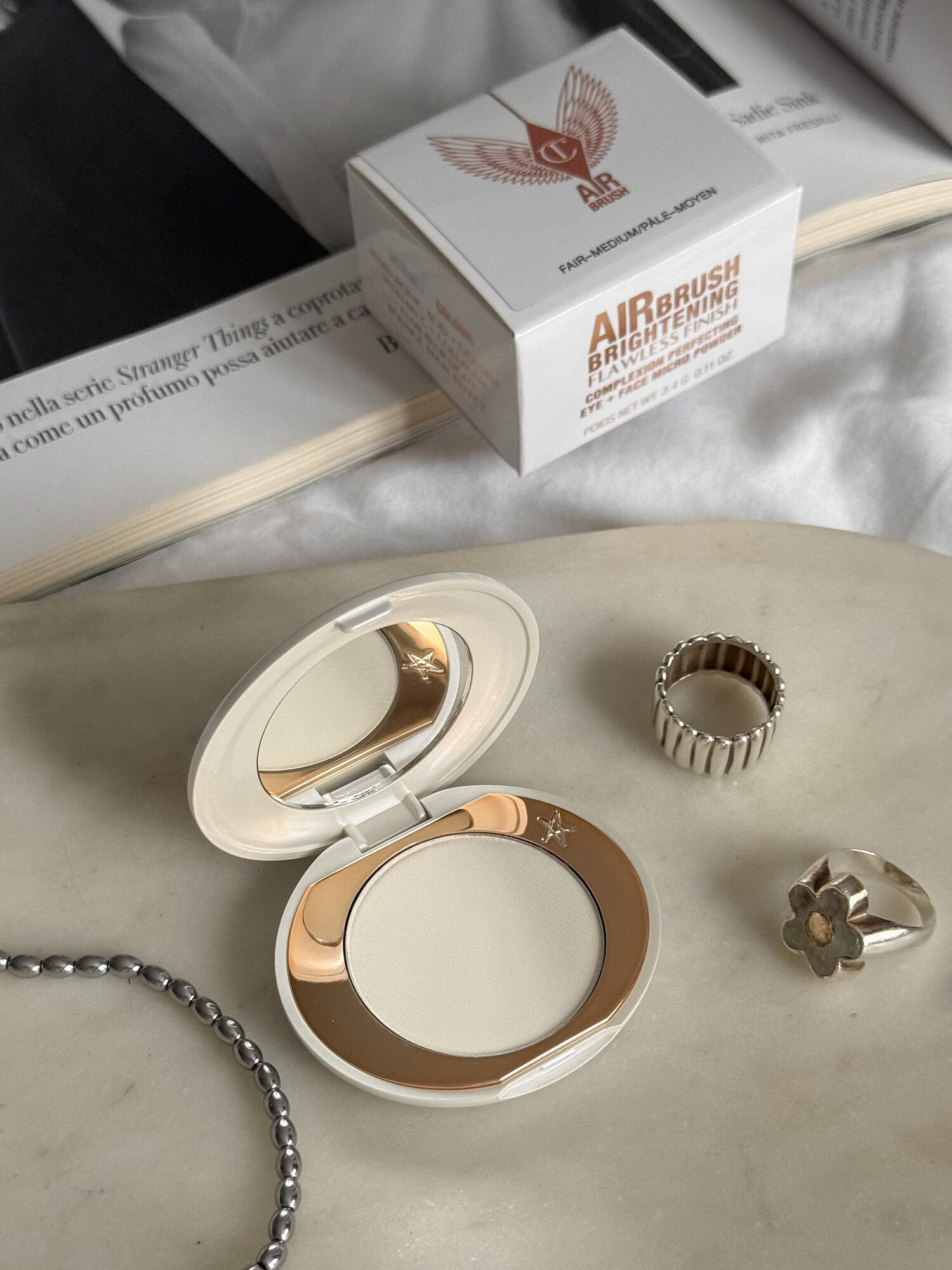 Charlotte Tilbury Многофункциональная пудра для лица Airbrush Brightening Flawless Finish eye+face 3.4g