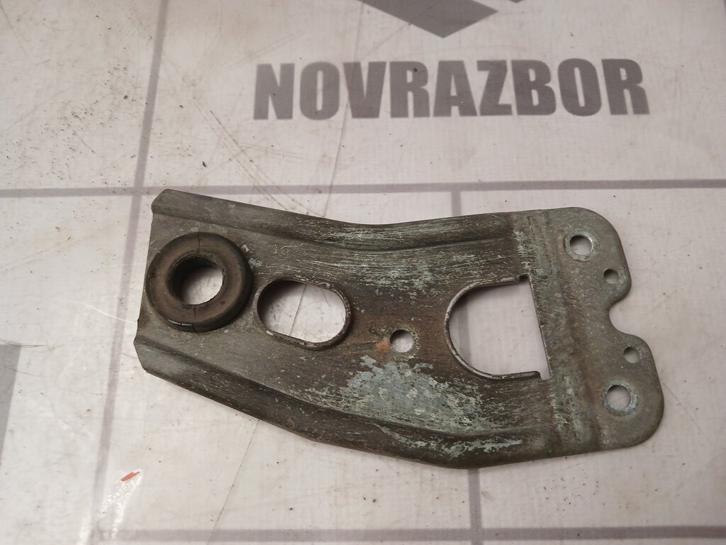 Кронштейн (сопут. товар) Opel Astra H / Family 2004 >