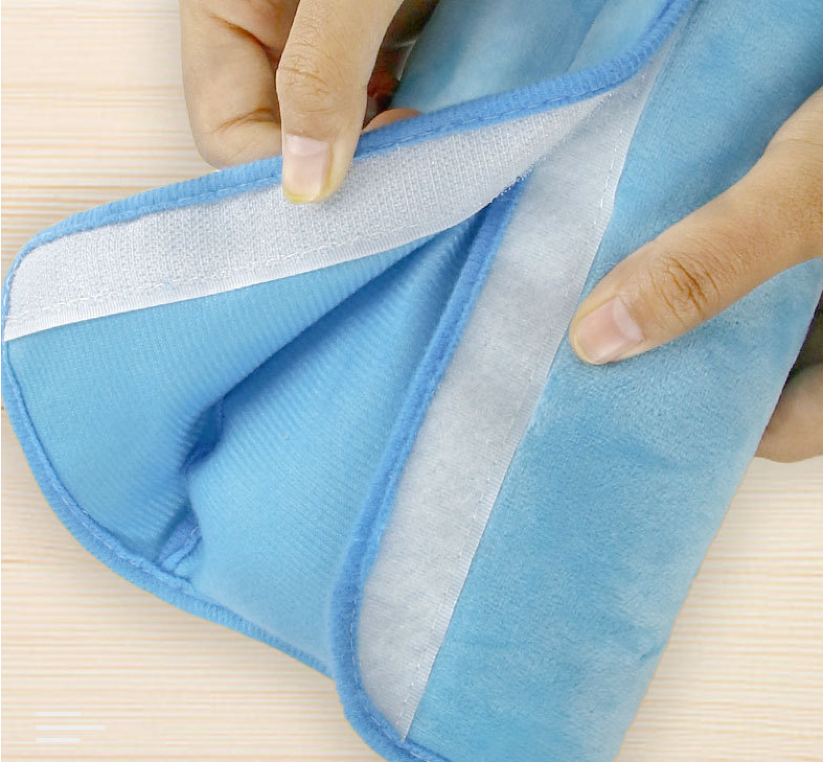 Детская автомобильная подушка MyPads для поддержки головы и шеи ребенка в поездках